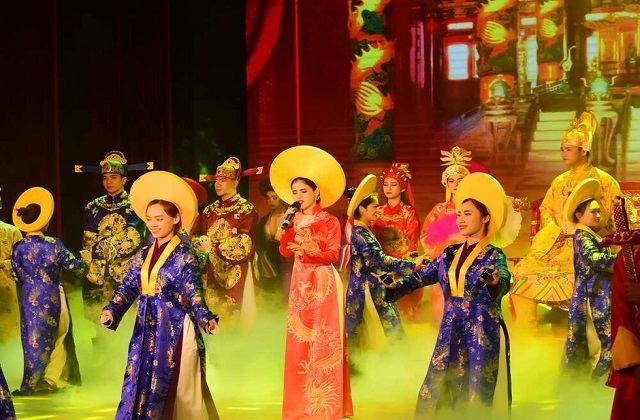 다낭 아오자이 쇼